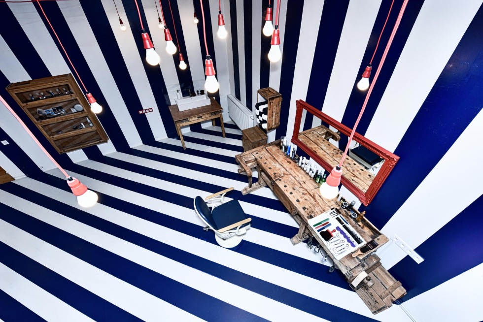 Ofous ošmiká každý vlas | Tadeáš Kneř